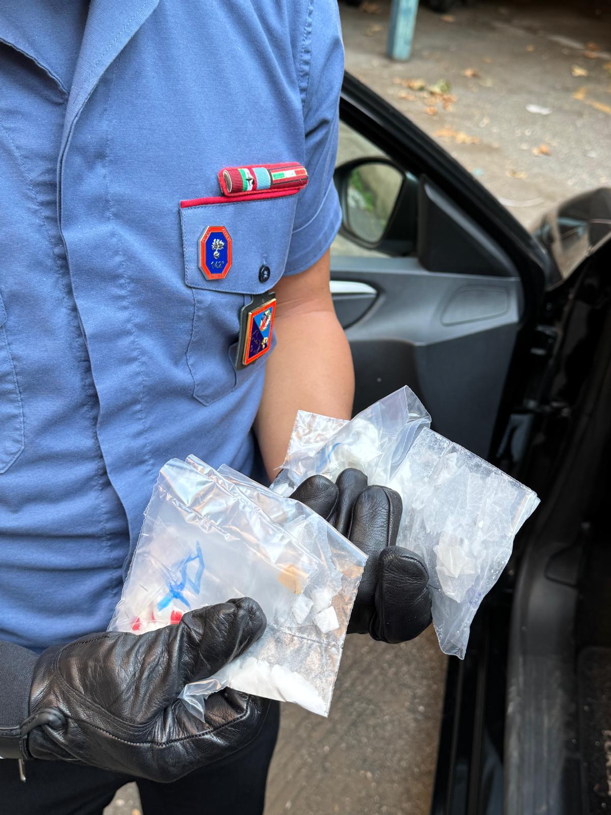 In auto con cocaina ed hashish: i Carabinieri di Frascati arrestano un ...